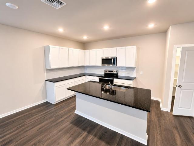164 Wind Hill