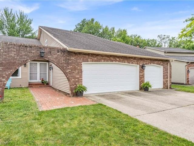16543 Pepper Grass Cir, Strongsville, OH 44136