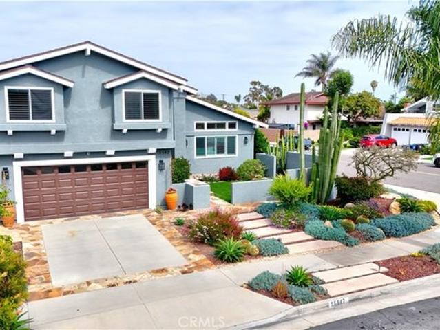 16542 Los Verdes Ln, Huntington Beach, CA 92649