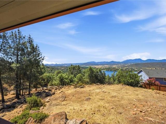 16547 Crescent Ct, Hidden Valley Lake, CA 95467