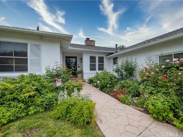 16544 Greenleaf St, Encino, CA 91436 | MLS #SR26035 | Compass