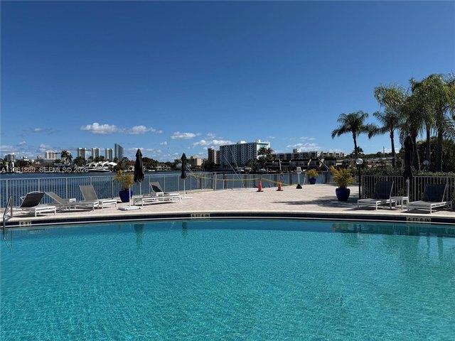 16546 NE 26th Ave Apt 6H, North Miami Beach, FL 33160