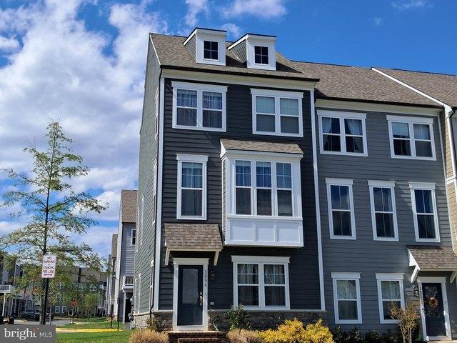 1654 Bay Cedar Dr, Dumfries, VA 22026