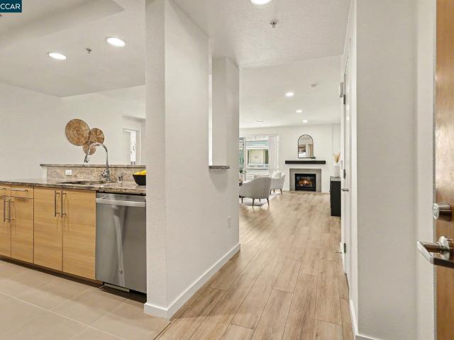 1655 N California 219