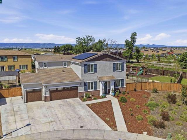 1655 Apricot Ct, Dixon, CA 95620