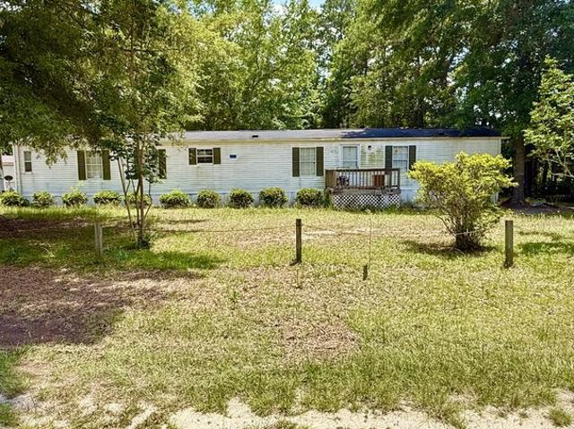 1655 Beaver Dr, Manning, SC 29102