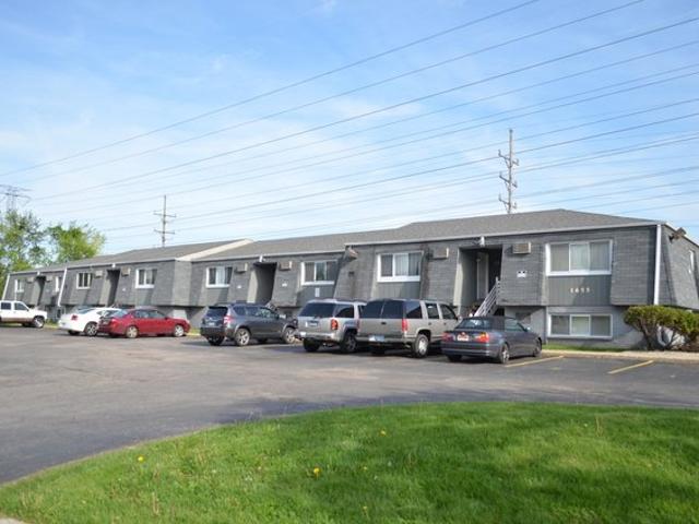 1655 Felten Rd, Aurora, IL 60505