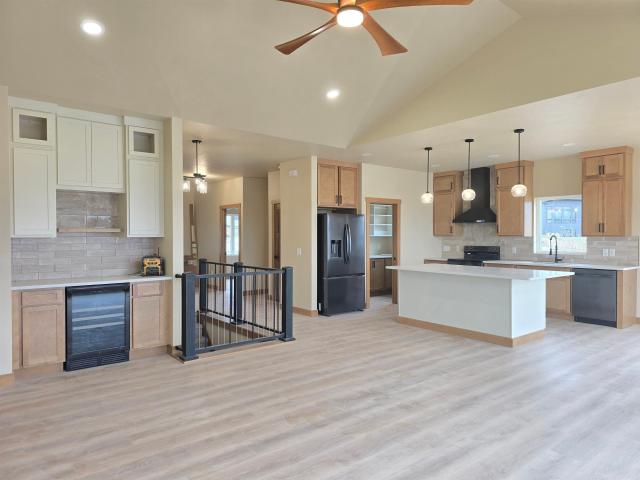 1655 grace garden way