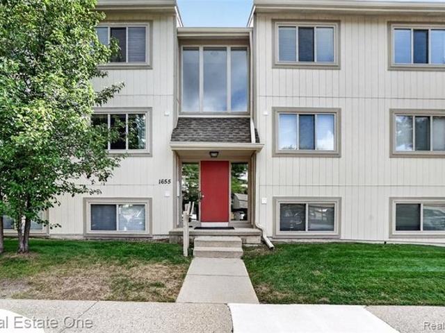 1655 Riverside Dr Apt 12, Rochester Hills, MI 48309