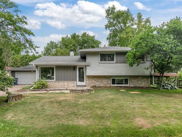 1655 S Park Ave, Neenah, WI 54956