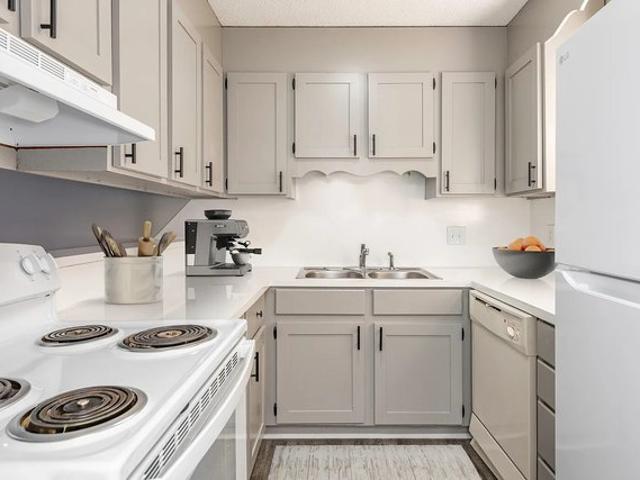 1655 20th Avenue Dr NE, Hickory, NC 28601