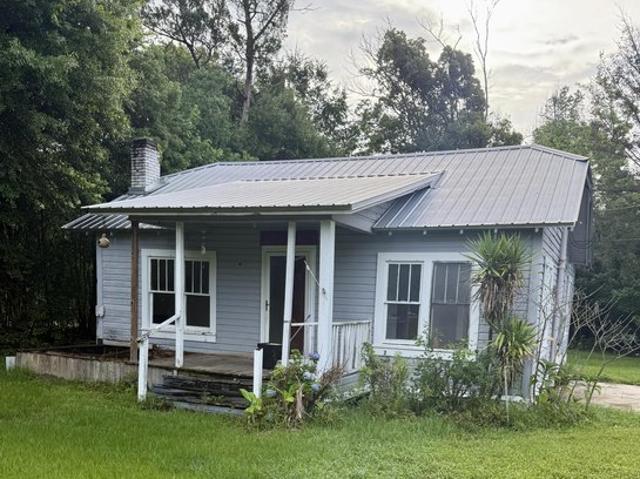 16567 SW Gaskin St, Blountstown, FL 32424