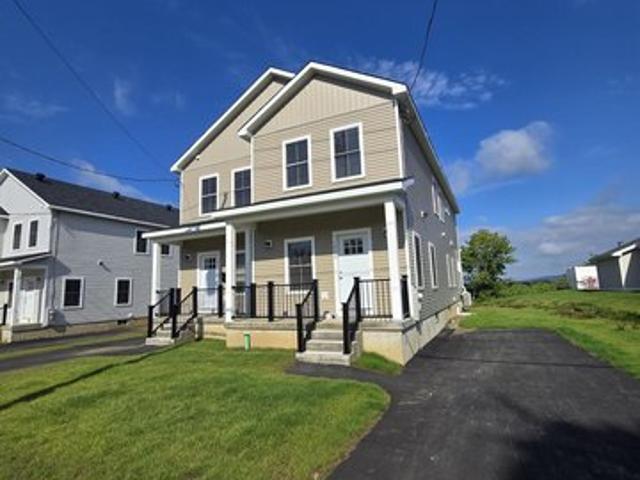 1656 Carrie St, Schenectady, NY 12308