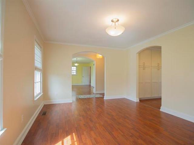 1656 College Terrace