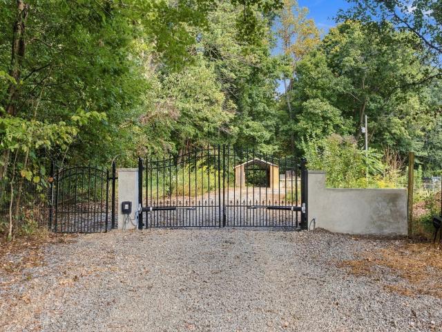 1656 Dove Ln