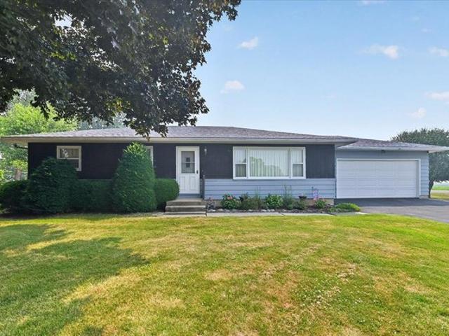1656 Sand Hill Rd, Oregon, WI 53575