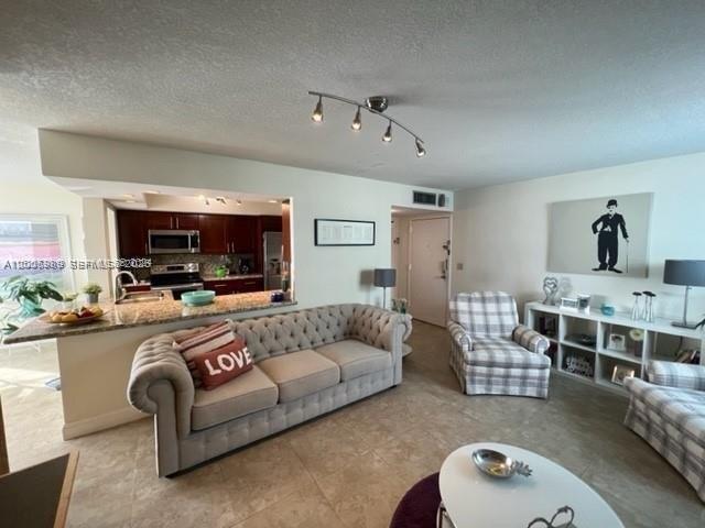 16570 NE 26th Ave Apt 4A, North Miami Beach, FL 33160