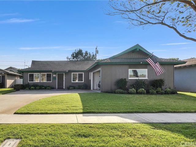 16572 Patricia Ln, Huntington Beach, CA 92647 | MLS #OC26064 | Compass
