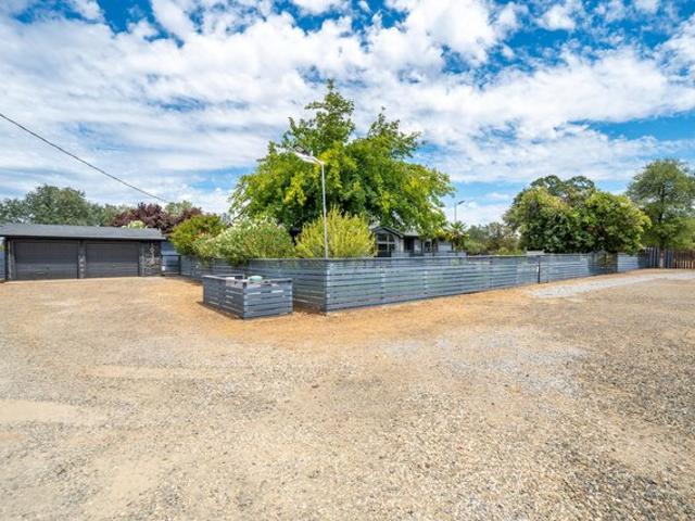16578 Laverne Ln, Anderson, CA 96007