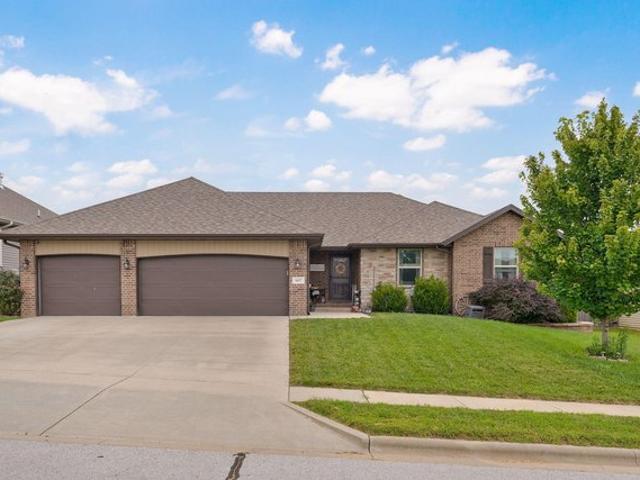 1657 N Kingfisher Dr, Nixa, MO 65714