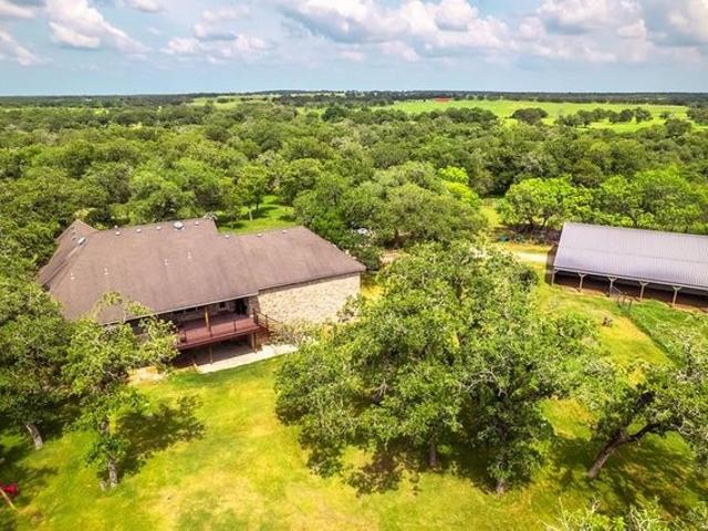 1657 NE County Road 434, Stockdale, TX 78160