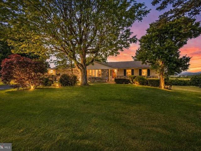 1657 Clearview Rd, Coplay, PA 18037
