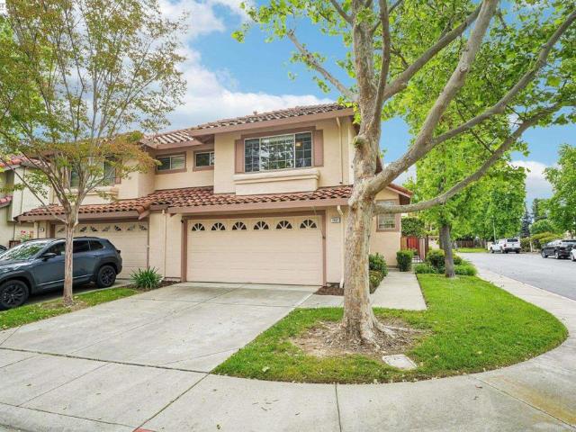 1657 Holly Cir