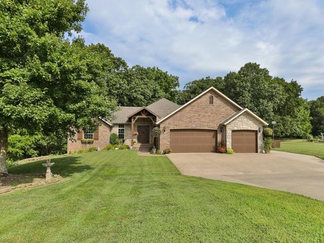 1657 S Timber Lake Dr, Nixa, MO 65714