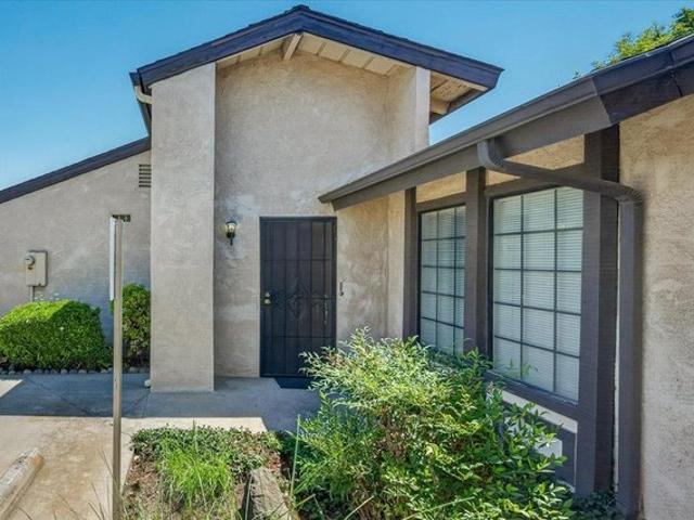 1657 Willow Ave, Clovis, CA 93612