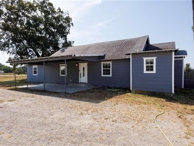 1657 4 Rd, Coffeyville, KS 67337