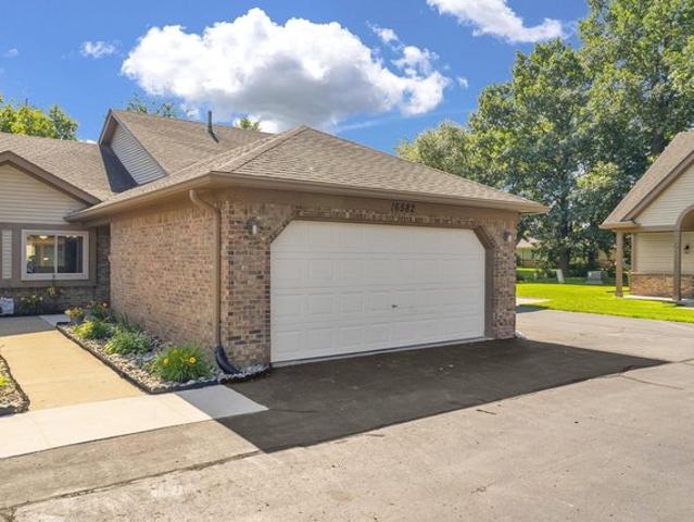 16582 Woodlane Dr, Fraser, MI 48026