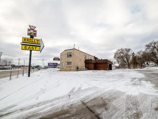1658 MAIN Street