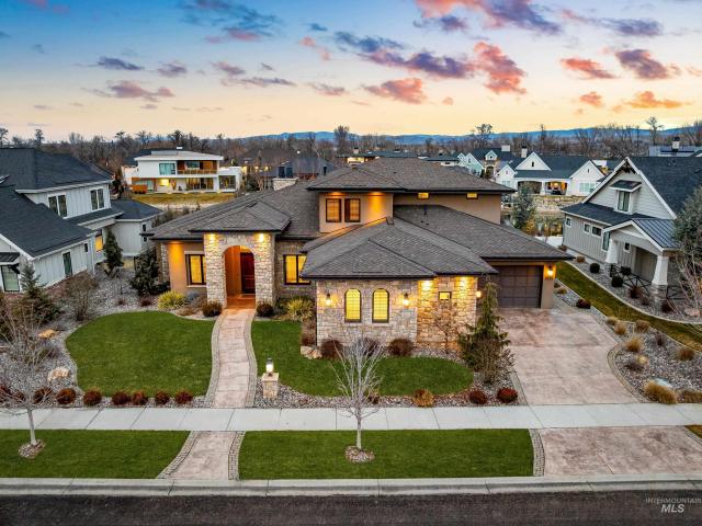 1658 E Crowne Pointe Dr