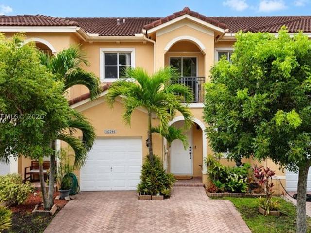 16590 SW 70th St, Miami, FL 33193