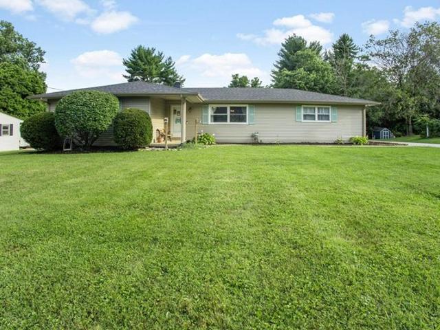 1659 Rainbow Dr NE, Lancaster, OH 43130