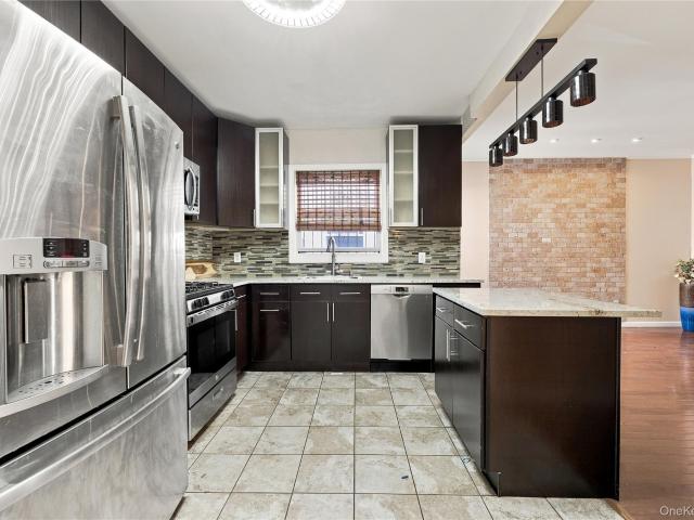 1659 W 3rd Street