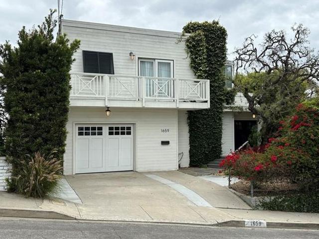 1659 3rd St, Manhattan Beach, CA 90266