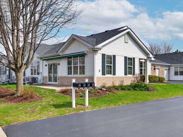 16501 Buckner Pond Way, Unit 16501, Crest Hill, IL 60403 | MLS #12562 | Compass