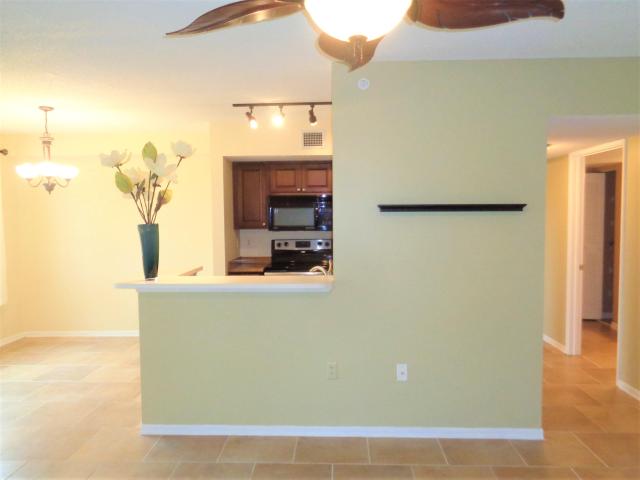 1650 N 42ND Cir, Unit 206, Vero Beach, FL 32967 | MLS #R11137 | Compass