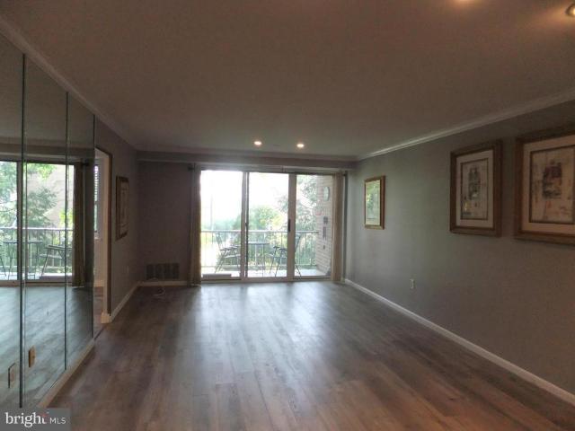 1650 Oakwood Drive # E210