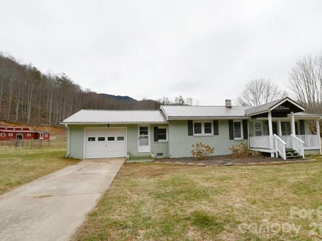 1650 Hughes Gap Rd, Bakersville, NC 28705
