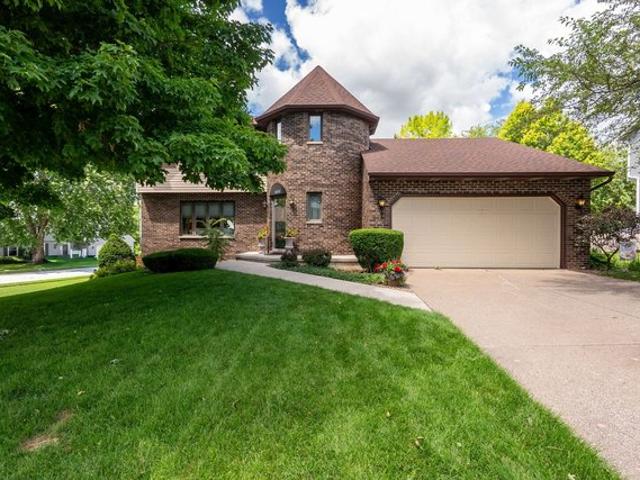 1650 Prairie Vista Dr, Bettendorf, IA 52722
