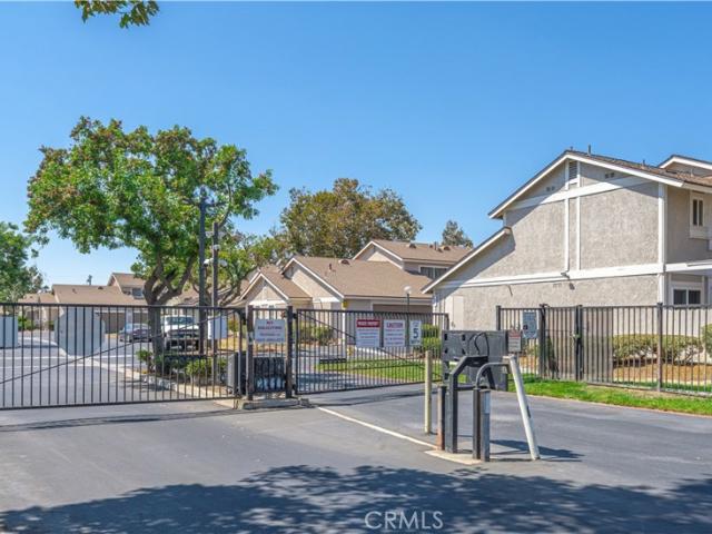1650 S Campus Avenue 17