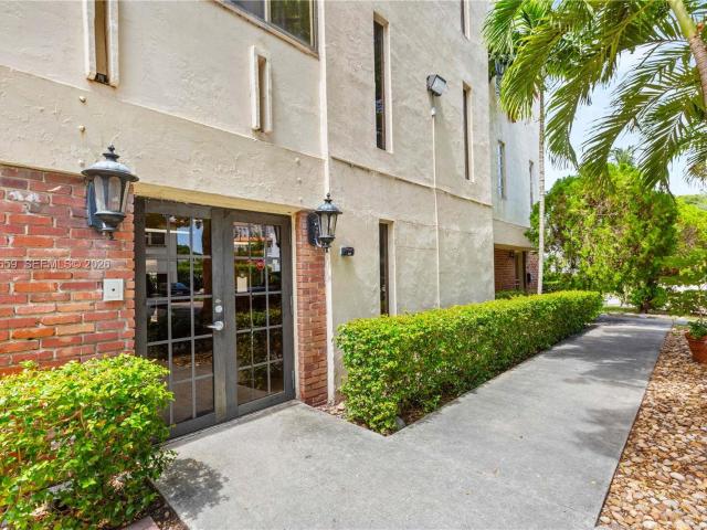 1650 S Le Jeune Rd, Unit 105, Coral Gables, FL 33134 | MLS #A12057