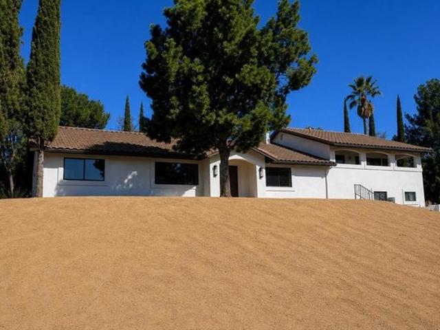 1650 Silver Tree Ln, Escondido, CA 92026