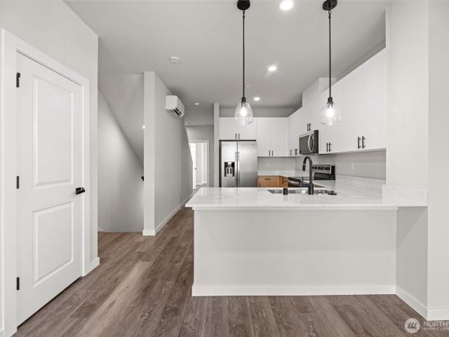 1650 th Avenue W # B10