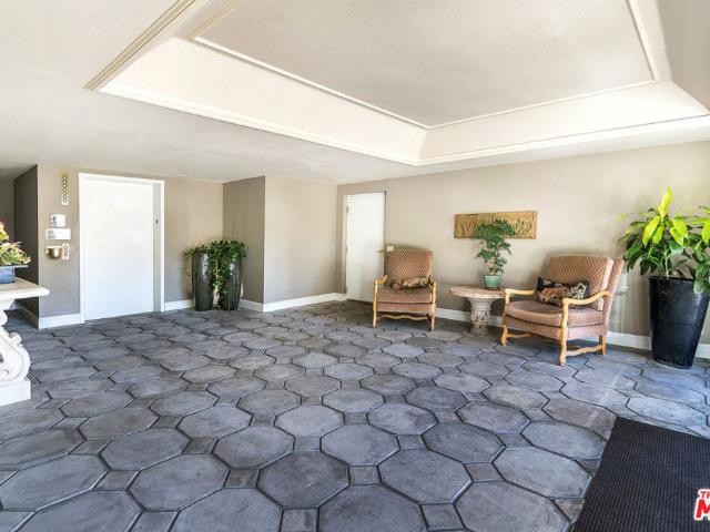 1650 Veteran Avenue 306