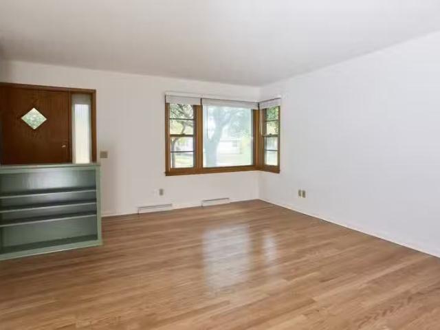 $1650 2 Bedroom 1 Bathroom Apartment In Madison With Great Ame.