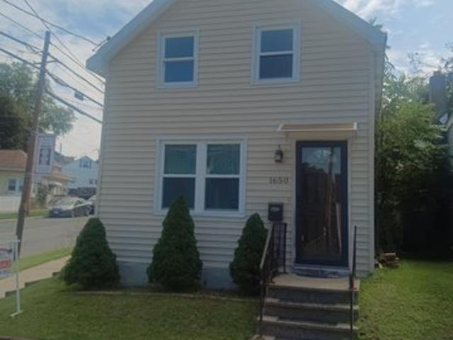 1650 2nd St, Rensselaer, NY 12144