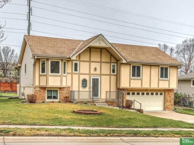 16512 Pierce St, Omaha, NE 68130